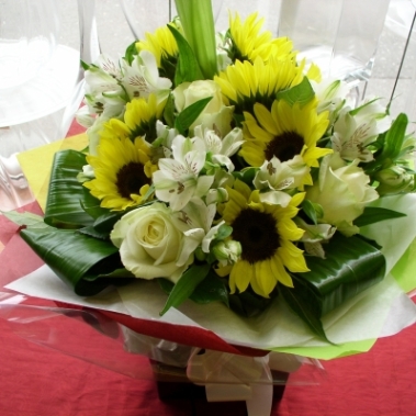 East Grinstead flower delivery by local florist - Zara Flora